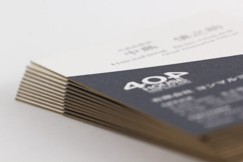 表3色裏2色に小口染めをした活版印刷名刺 | 活版印刷｜CAPPAN STUDIO(活版スタジオ）